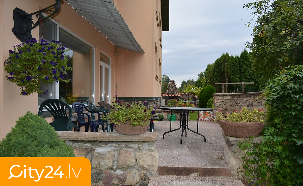 Pārdod māju - Tukuma nov., Lapmežciema pag. - 360 m², 8 istabas ...